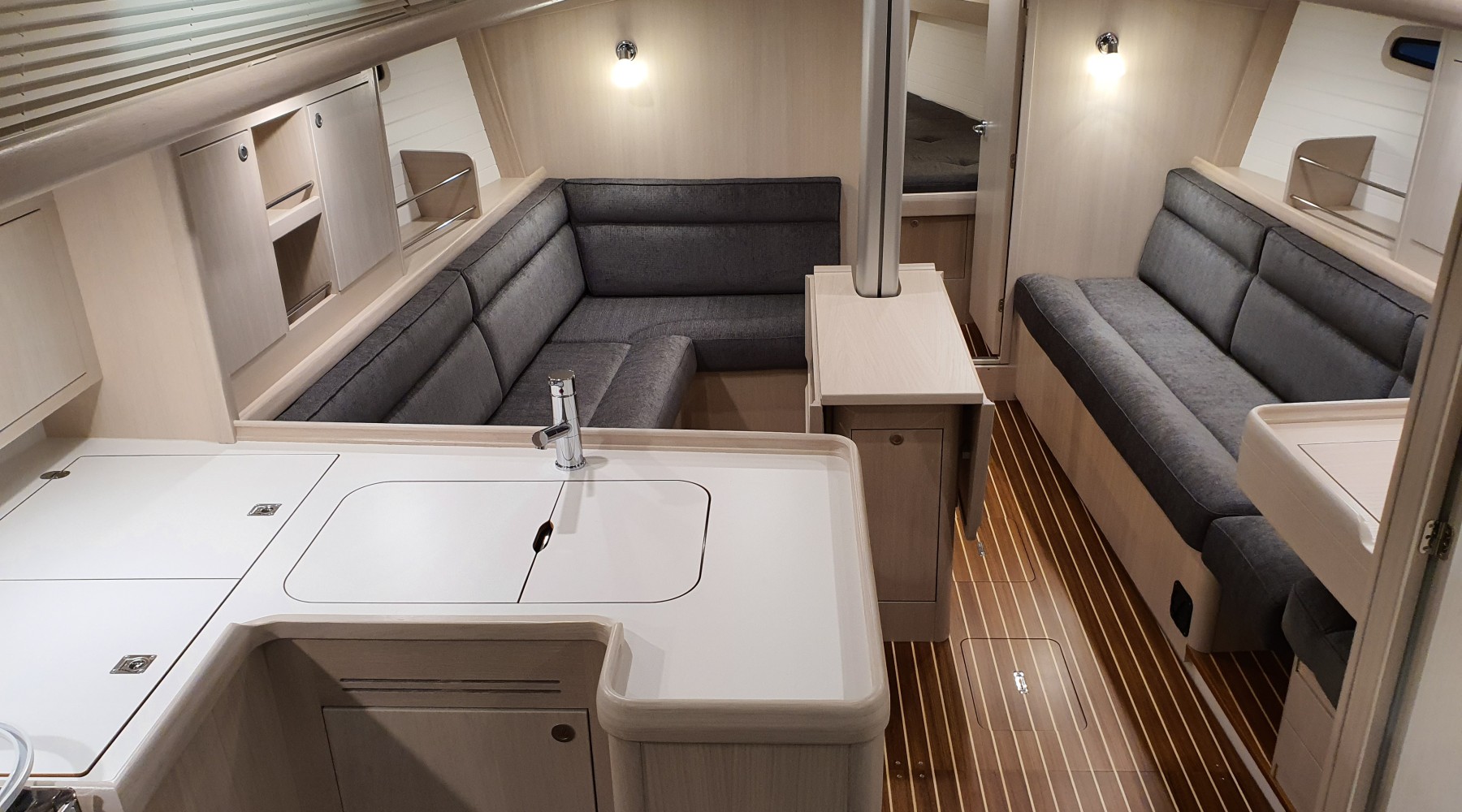 ARCONA 385 - RELAXING TO CRUISE - THRILLING TO RACE!