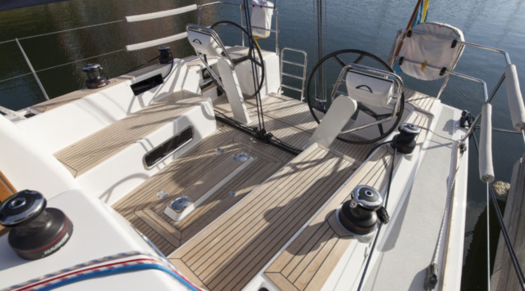 ARCONA 385 - RELAXING TO CRUISE - THRILLING TO RACE!