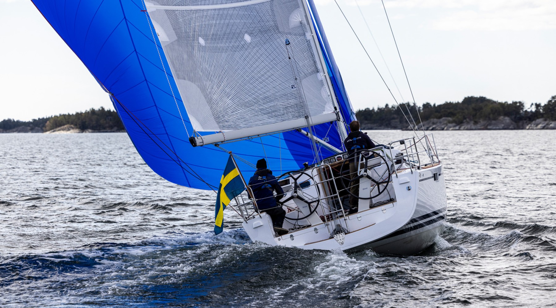 ARCONA 385 - EXALTANT EN MODE RÉGATE - CONFORTABLE EN MODE CROISIÈRE