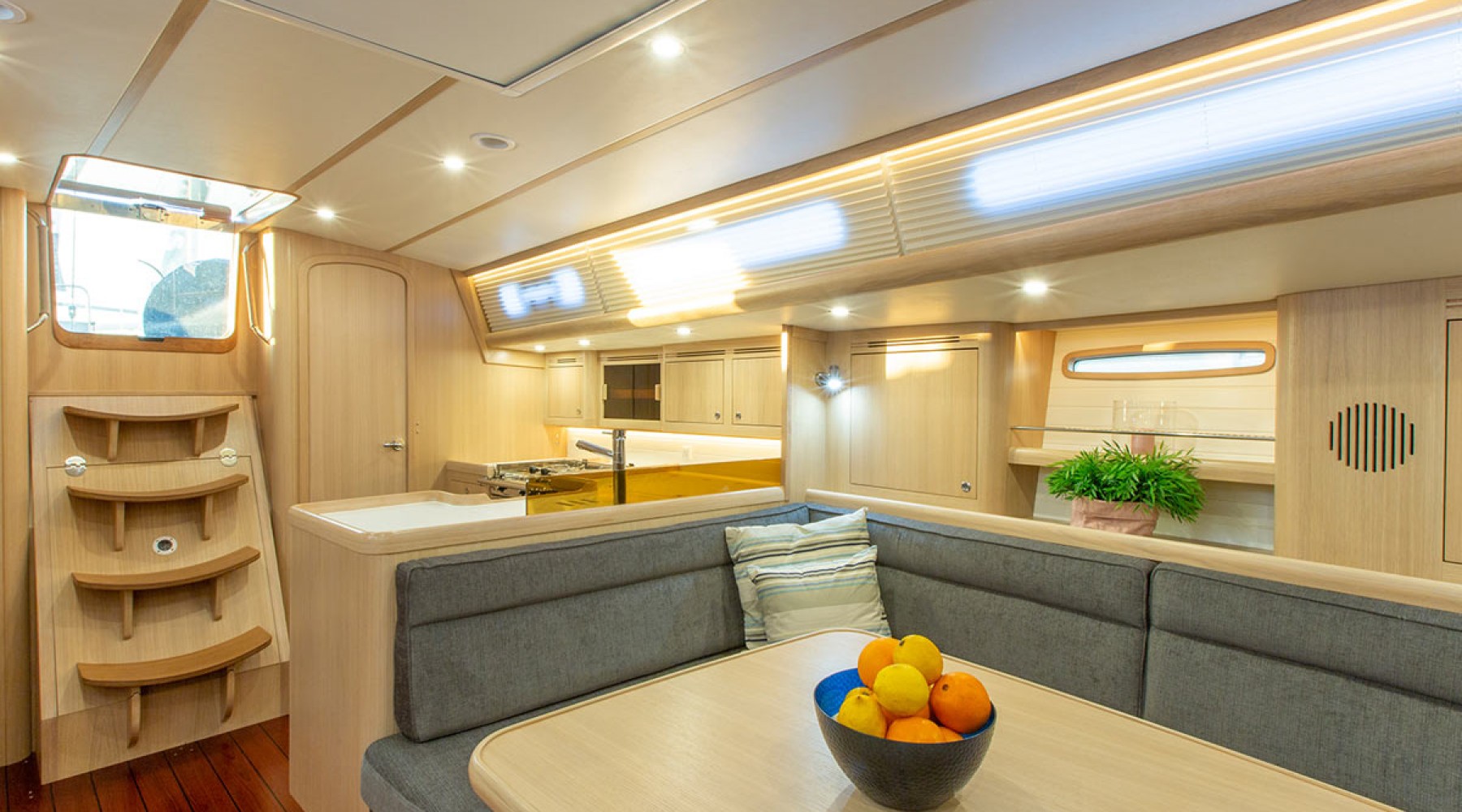 ARCONA 465 CARBON - GLORIOUSLY RESPONSIVE