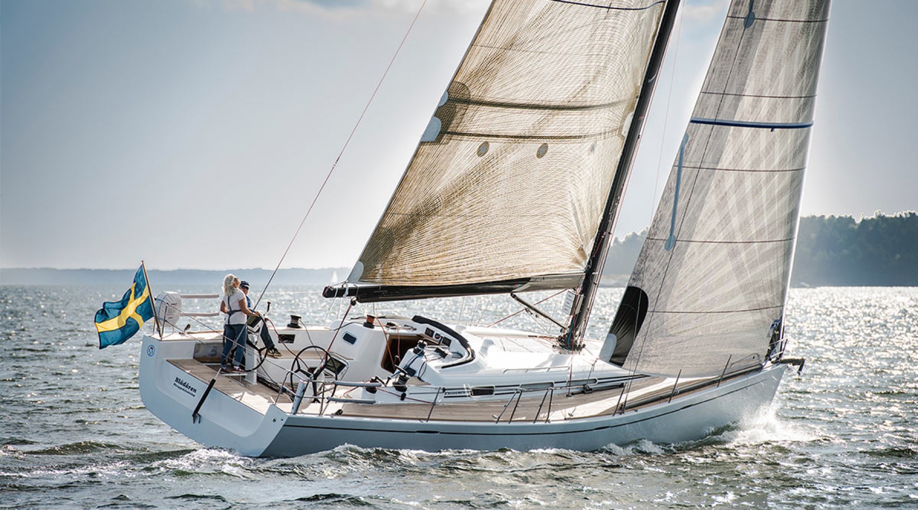 ARCONA 465 CARBON - GLORIOUSLY RESPONSIVE