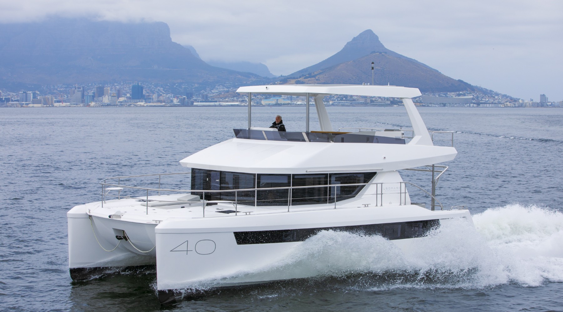 Leopard 40 Powercat